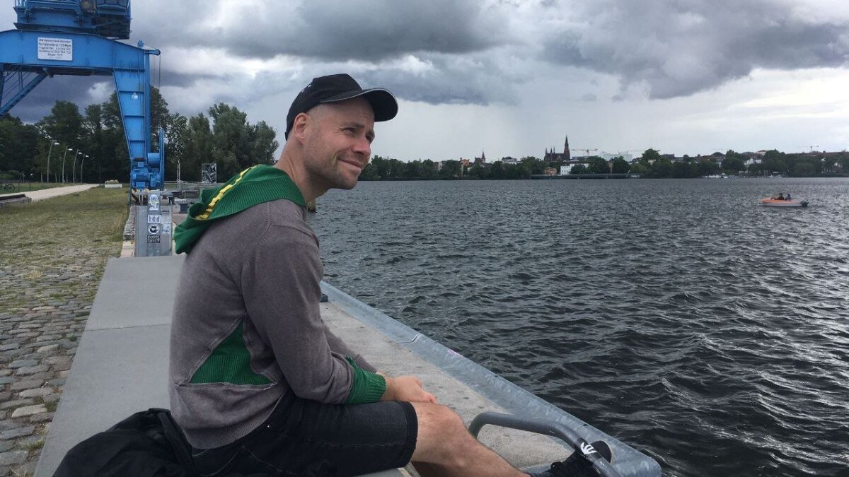 Dr. Johannes Zimmermann, Junior Group Leader "Mechanisms of Microbial ...